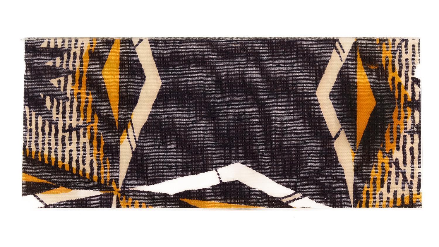 Plaque d'inclusions In Resin African loincloth / champagne background